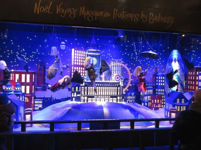 18 Incredibly Exciting Ways To Spend Christmas In Paris