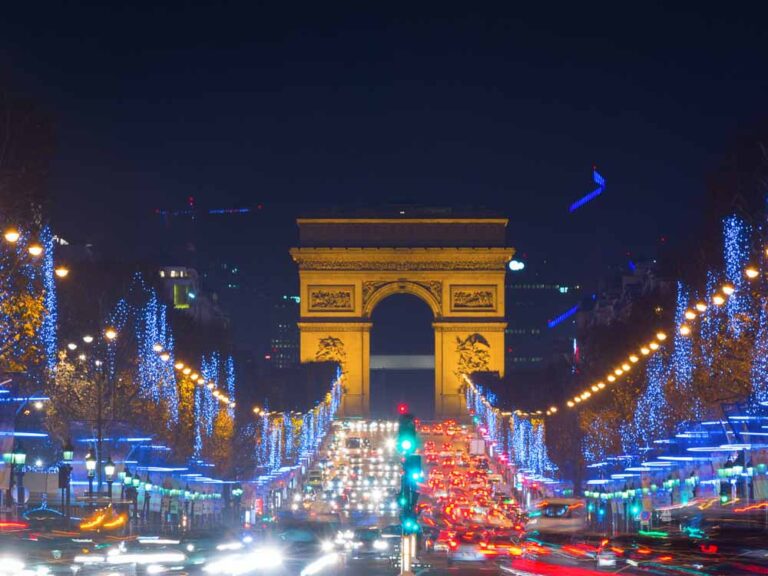 18 Incredibly Exciting Ways To Spend Christmas In Paris