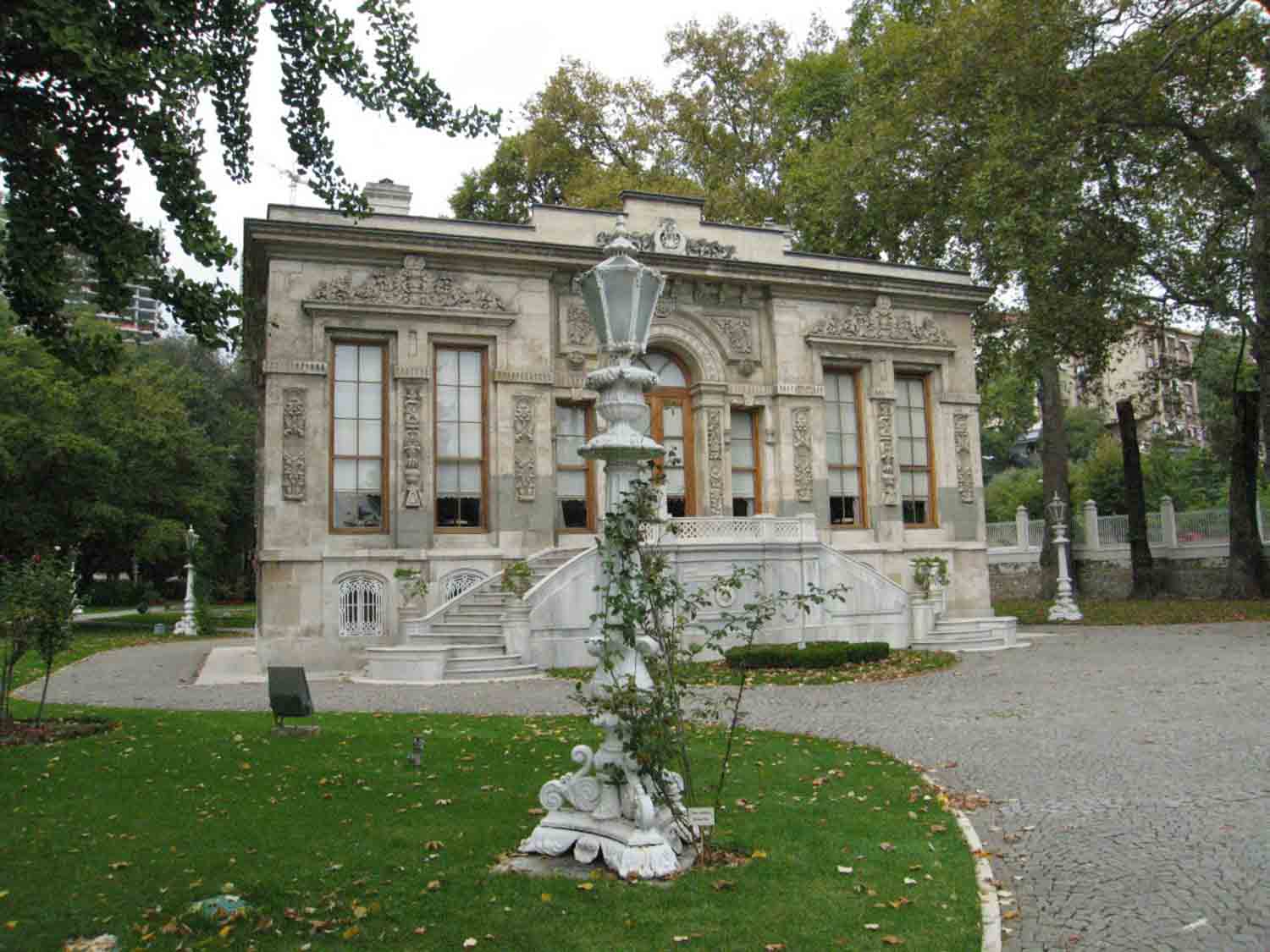 12 Most Beautiful Palaces In Istanbul, Turkey - The Adventurous Feet